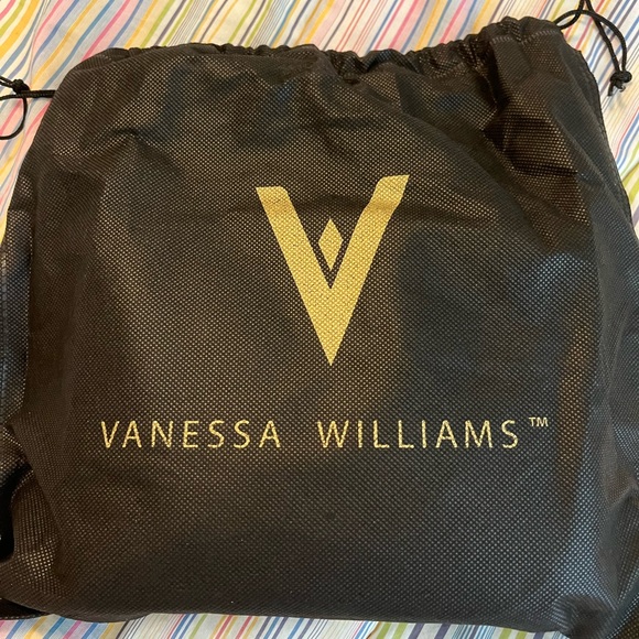 Vanessa Williams | Bags | Vanessa Williams Cream Crossbody Bag | Poshmark